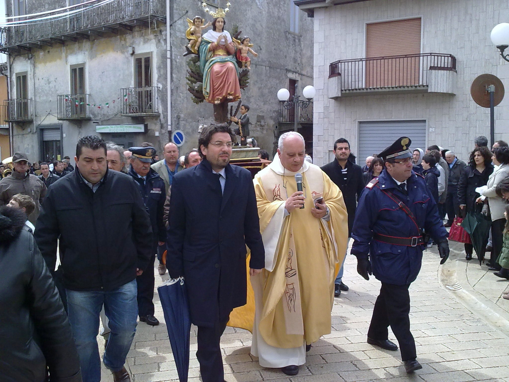Processione Madonna Incoronata - Comune di Castelfranco in Miscano